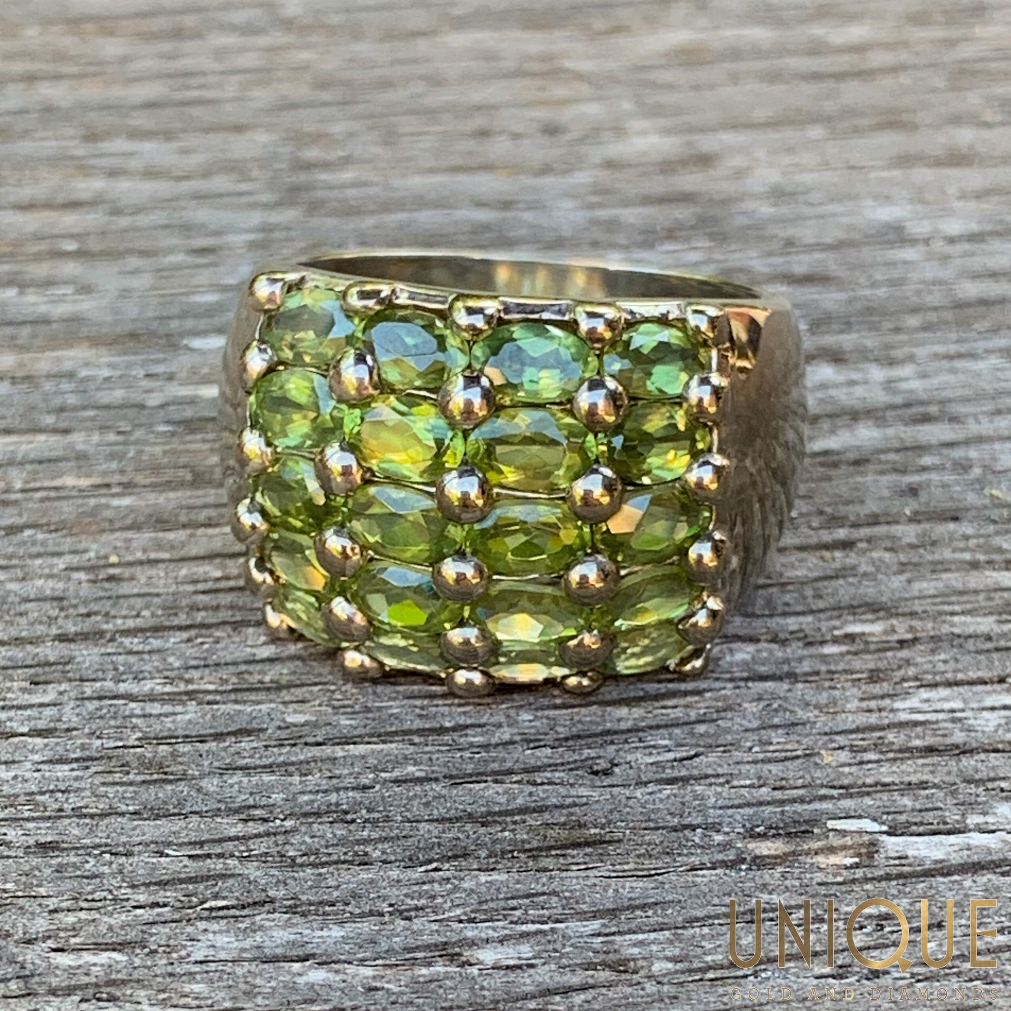Green cluster ring store